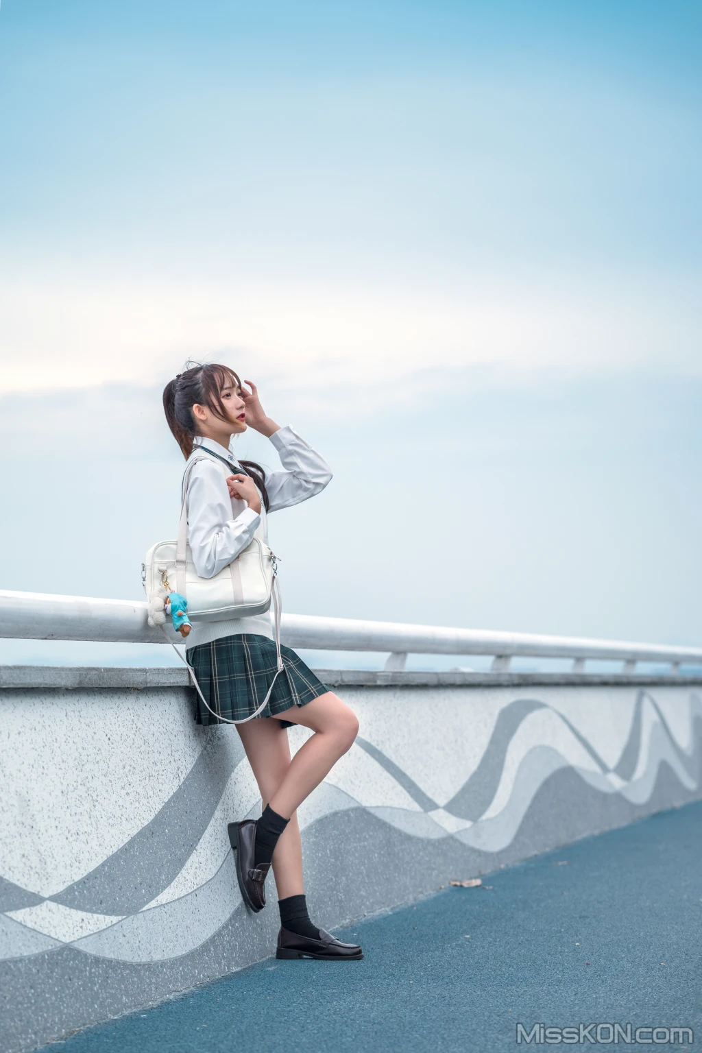 Coser兔子zzz不吃胡萝卜 青草味的河堤 25 Photos Page 3